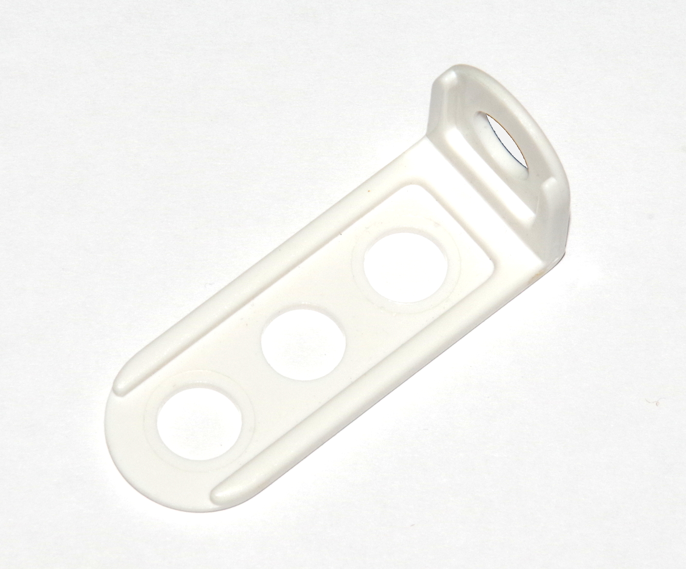 B822 Angle Bracket 3x1 White Plastic Original