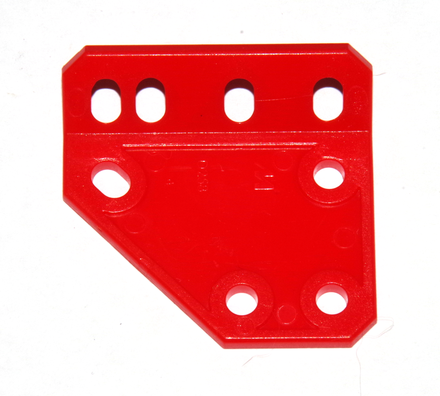 D258 Obtuse Bracket 1¾" x 1¾" Left Red Plastic Original